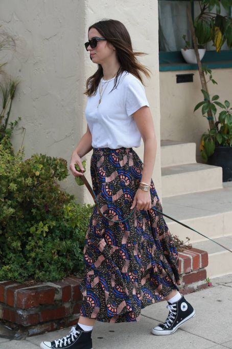 Ana De Armas – Takes her pooch for a stroll in Santa Monica | Ana de ... Ana De Armas – Takes her pooch for a stroll in Santa Monica | Ana de ...