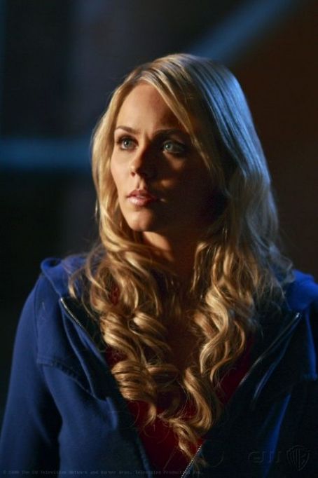 Smallville Season 7 Episode 15 Veritas Laura Vandervoort Picture