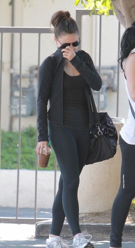 Mila Kunis Leave An Exercise Class In West Hollywood Famousfix